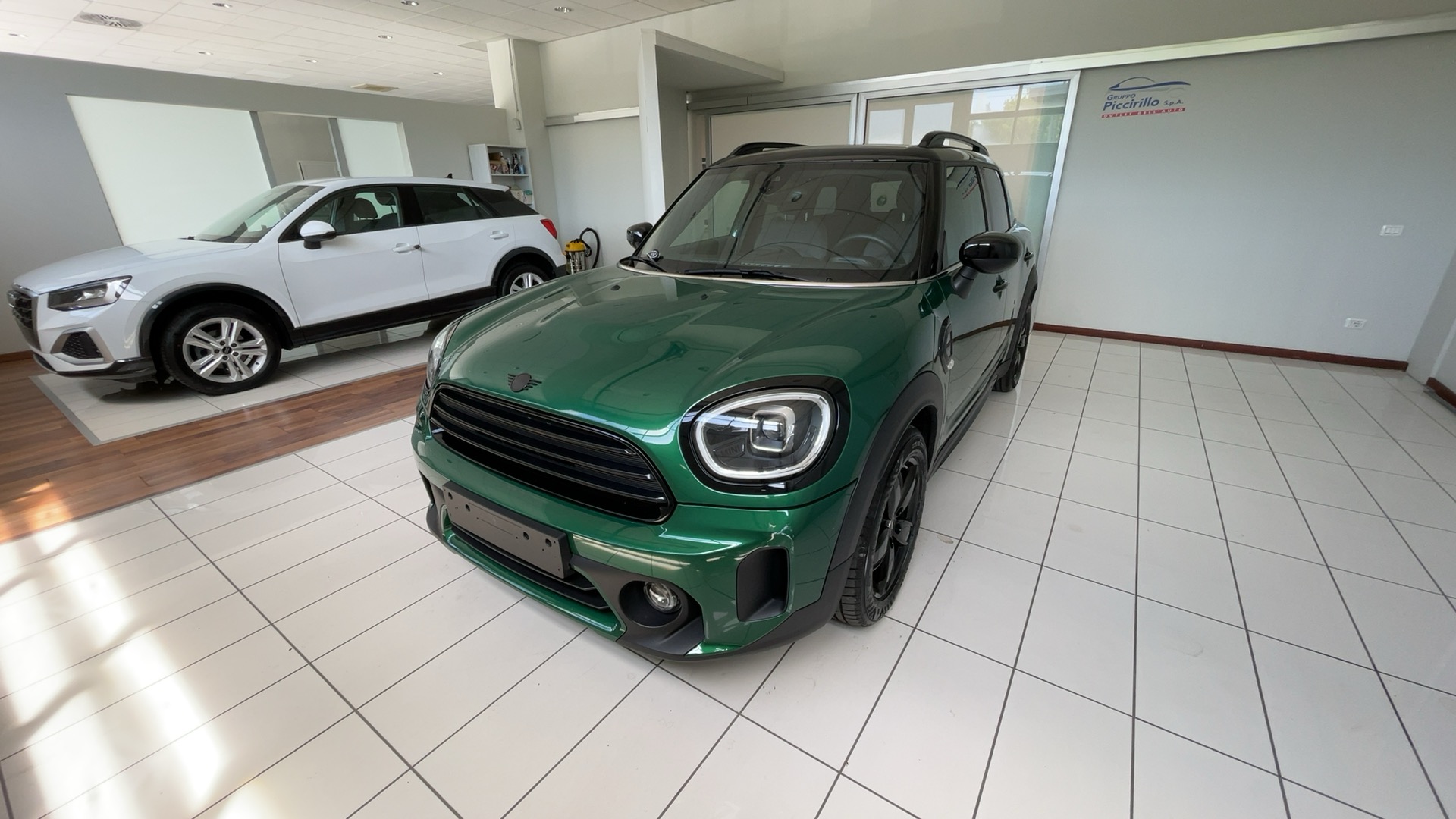 Mini Countryman Cooper D Essential auto in Vendita - Prezzo 30.990 ...