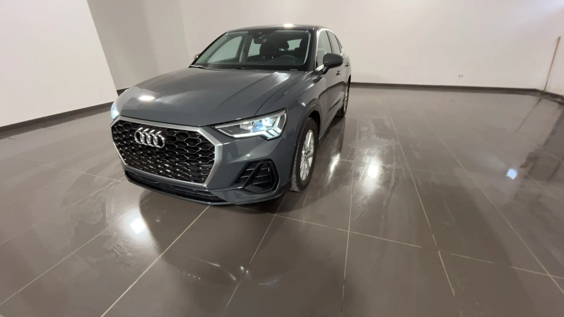 Audi Q3 Sportback Advanced 35 TDI S-Tronic in Vendita - Prezzo 38.990 ...